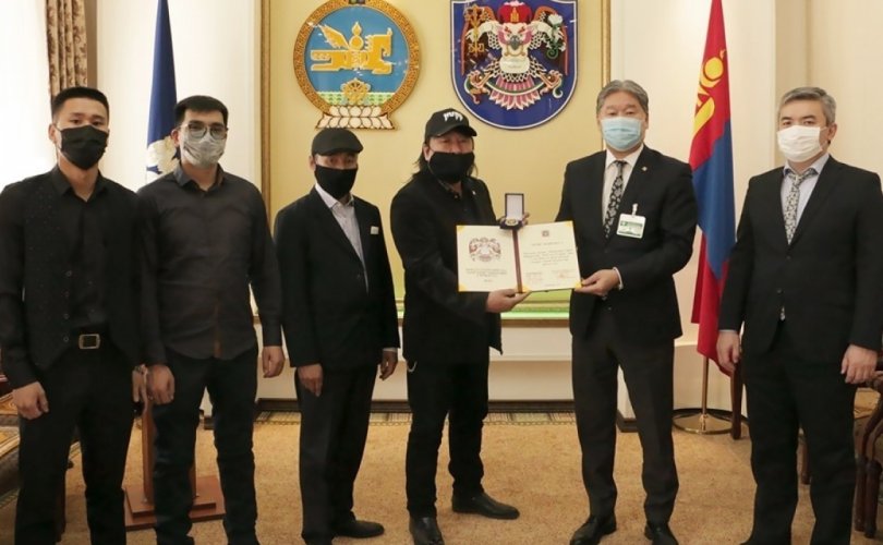 “Хурд” хамтлаг Хангарди одон хүртэв - Маргааш Лайв